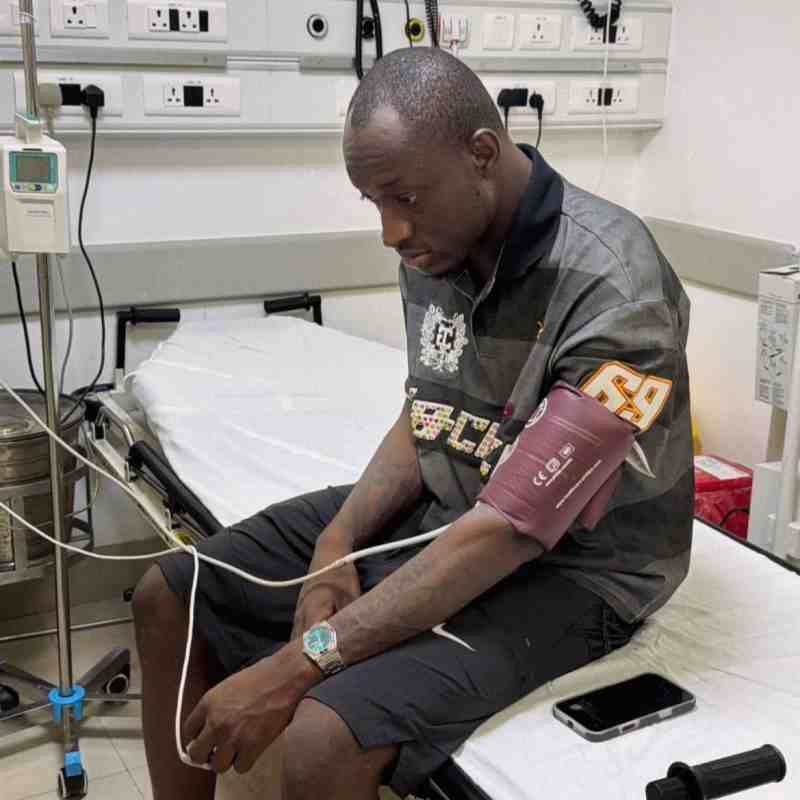 Carter Efe Hospital Bed Photo Sparks Fan Prayers and Speculation ...